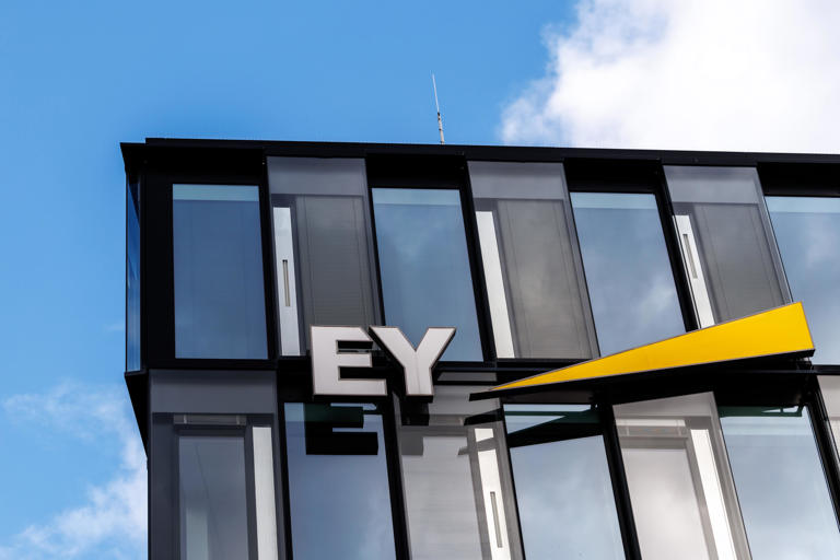 Big Four giant EY is all in on AI — and it's paying off