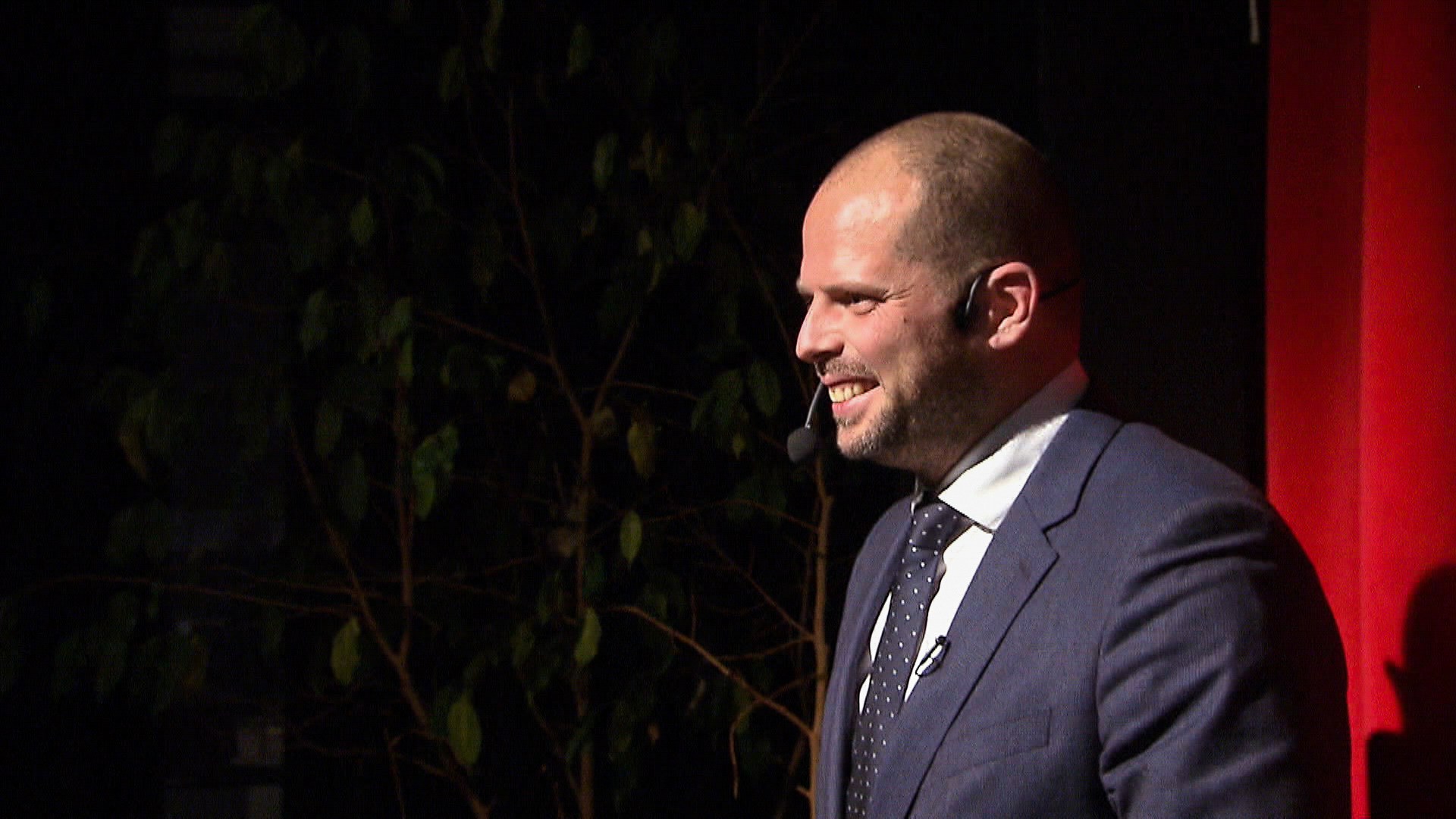 Theo Francken is die dreigementen beu