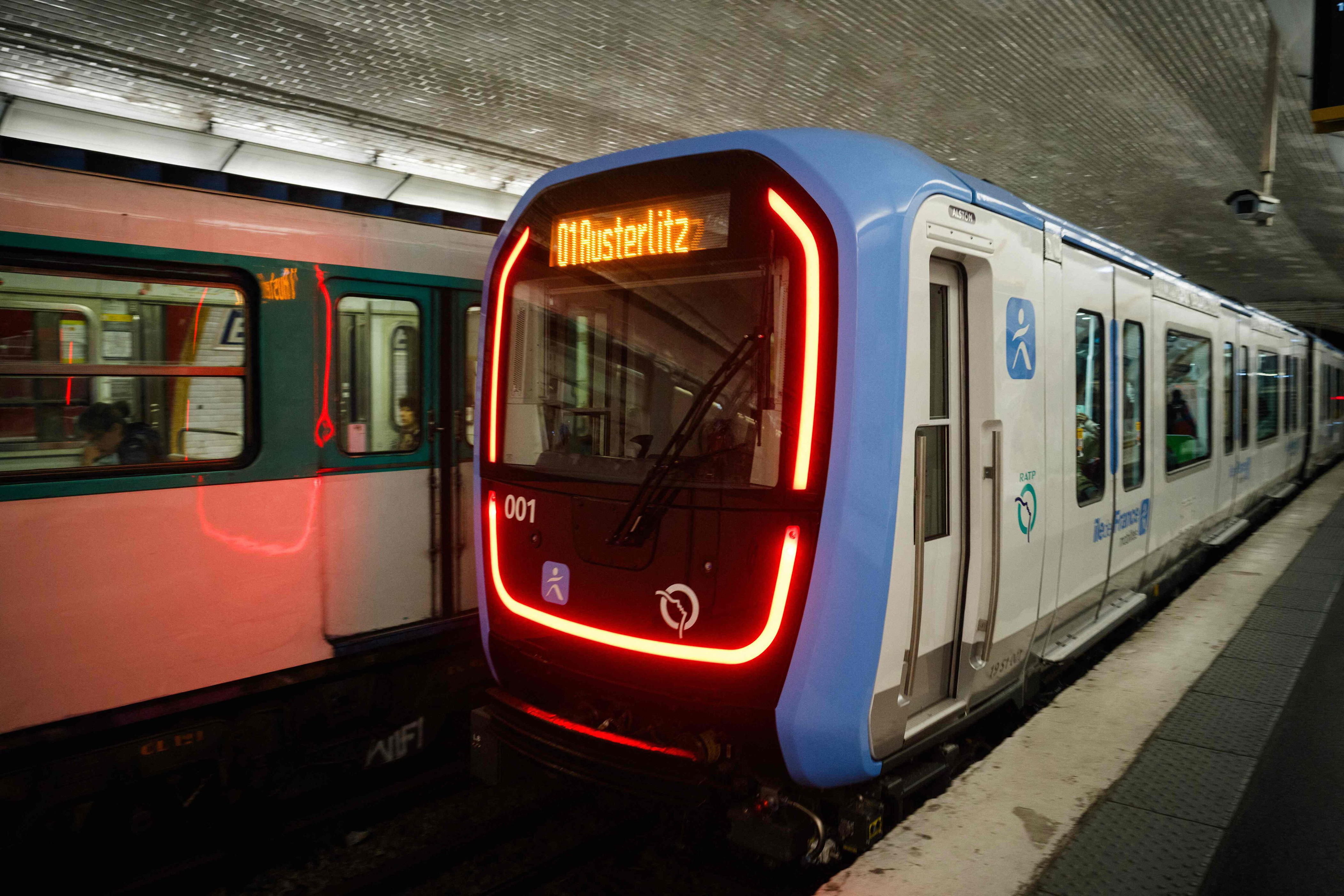 A Paris, les nouvelles rames de métro qui équiperont la moitié des ...