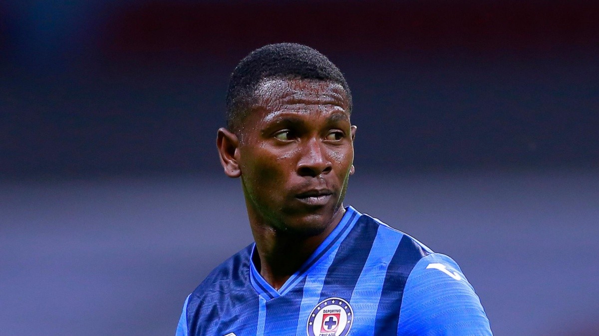 Bryan Angulo, exdelantero de Cruz Azul, sufre ataque armado en Ecuador