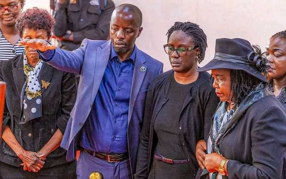 Raila Odinga Junior overwhelmed with grief, during dad's body viewing