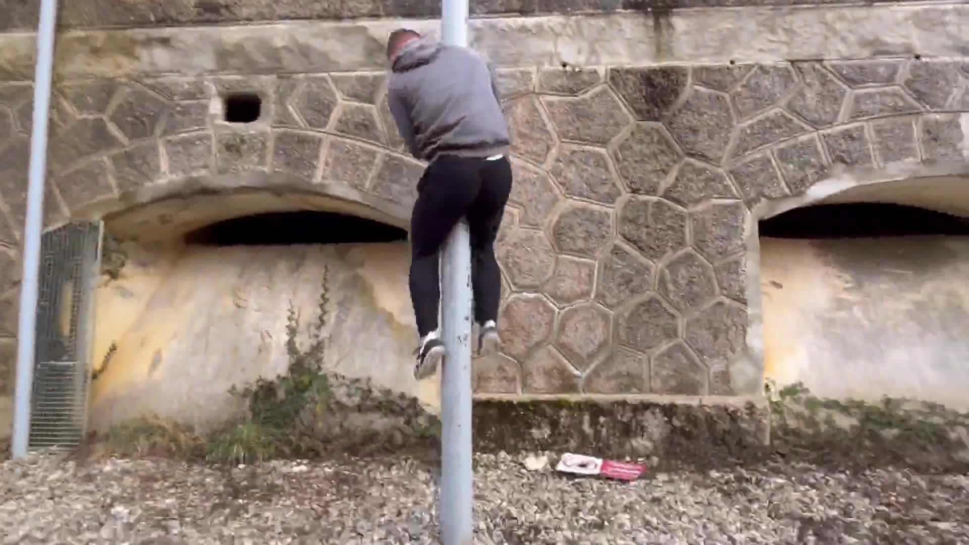 On réalise une course d'obstacles militaire ! (un de nous est tombé)