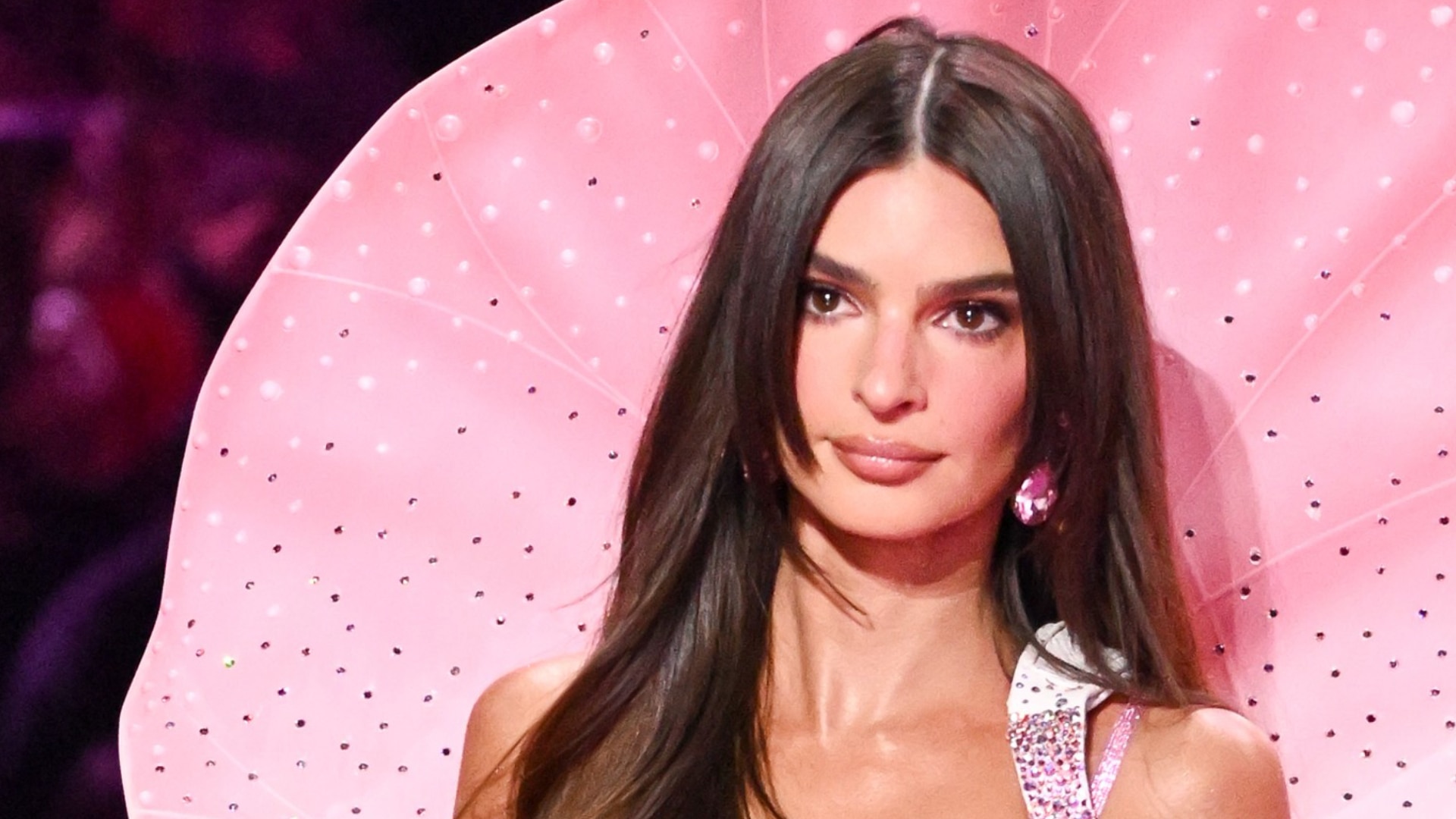 Emily Ratajkowski Makes Debut in Victoria's Secret Fashion Show 2025