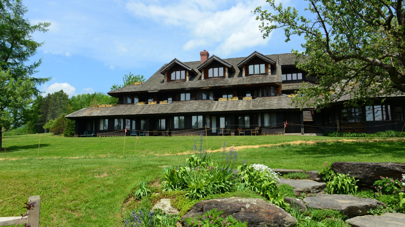 Top honeymoon hotels in America with wow-factor views