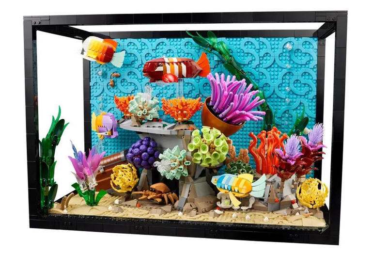 Lego Tropical Aquarium is a fish tank you never clean