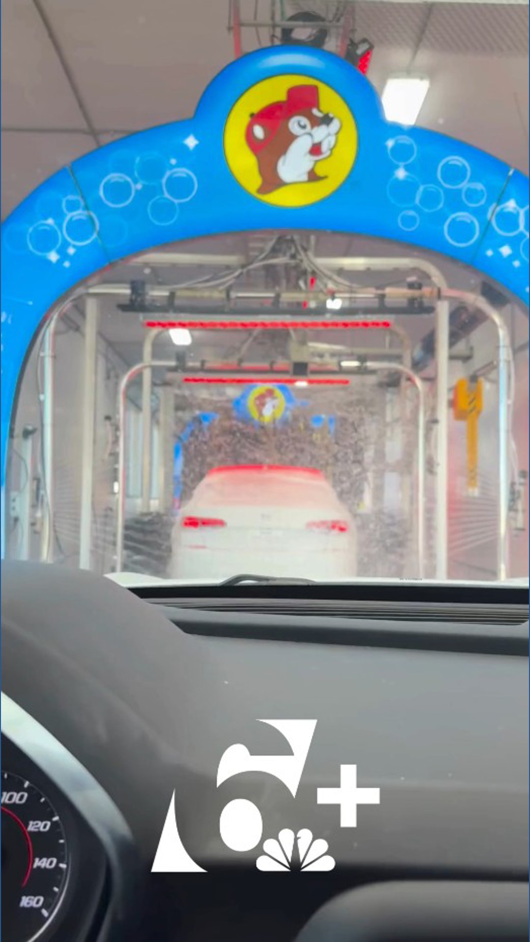 What makes Buc-ee's car washes so popular? Take a look