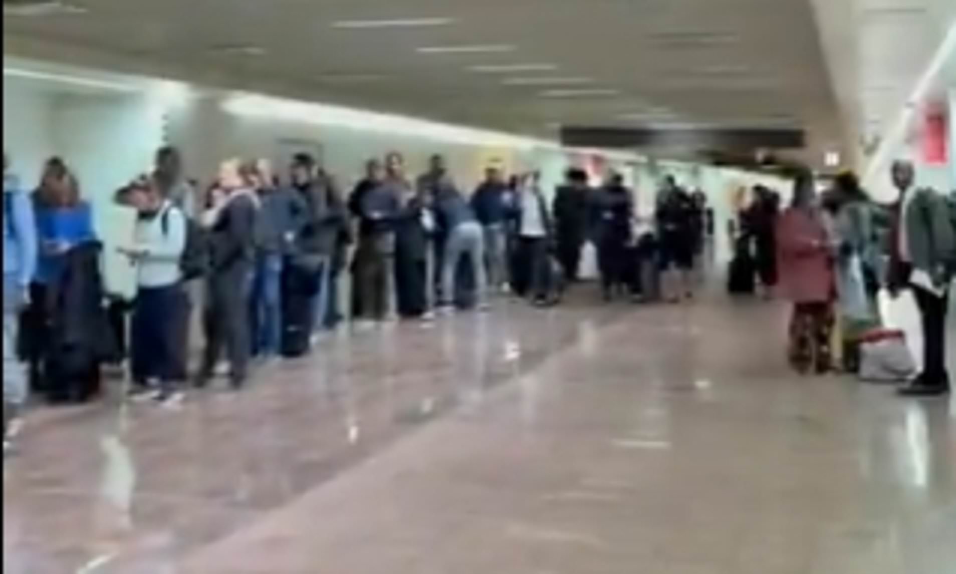 Non-EU passengers face three-hour queues at European capital airport ...