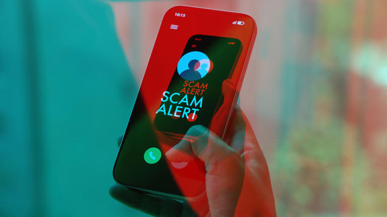 Scam Texts Are On The Rise - Here's How iOS 26 Keeps You Safe