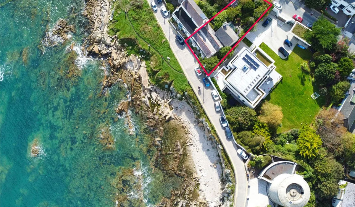 Live on the water beside the Forty Foot in Sandycove