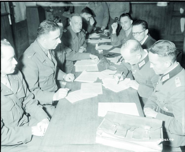 RÉCIT. En 1945, ce « Bar Breton » morbihannais accueillait la signature ...