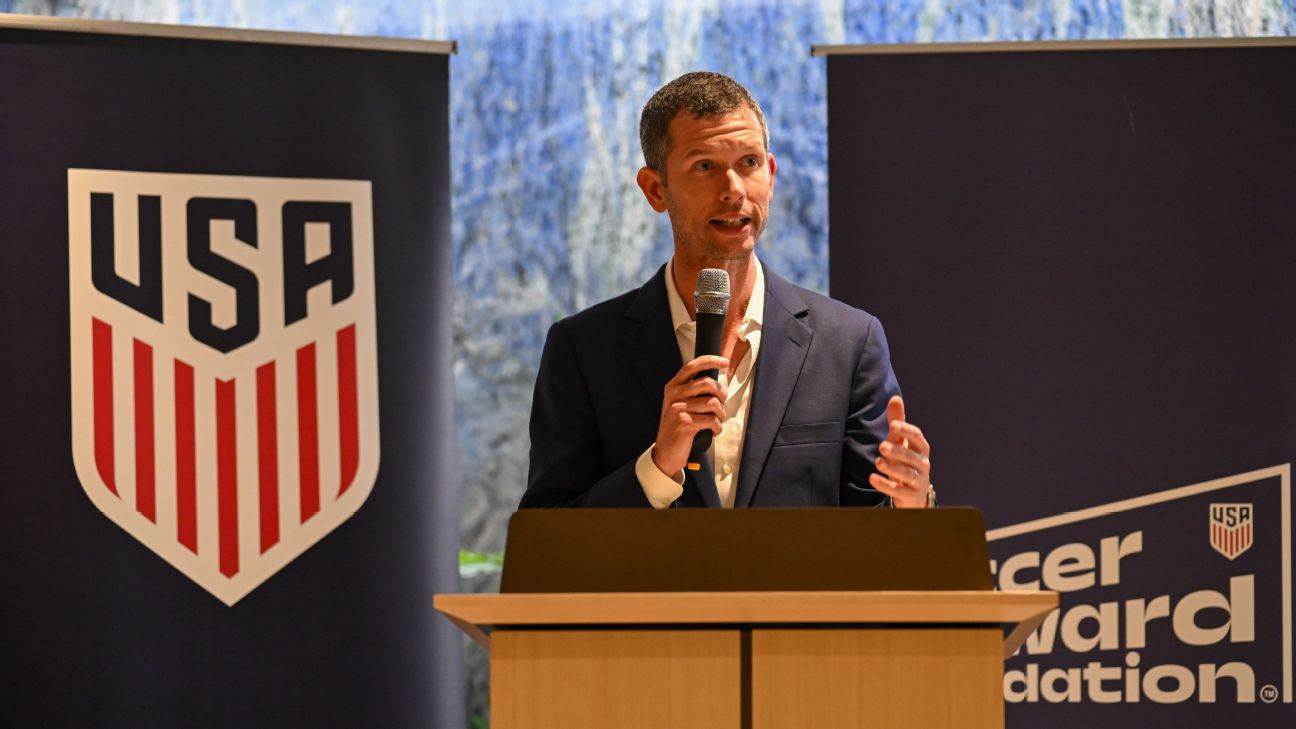 U.S. Soccer recommends extending NCAA season