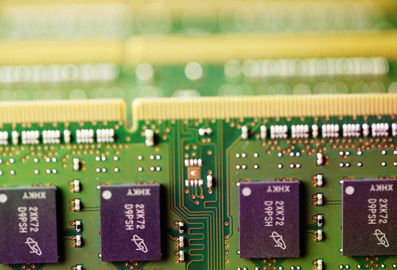 Micron Stock Is Up 140% and Analysts Predict Even More Big Gains. AI Is ...