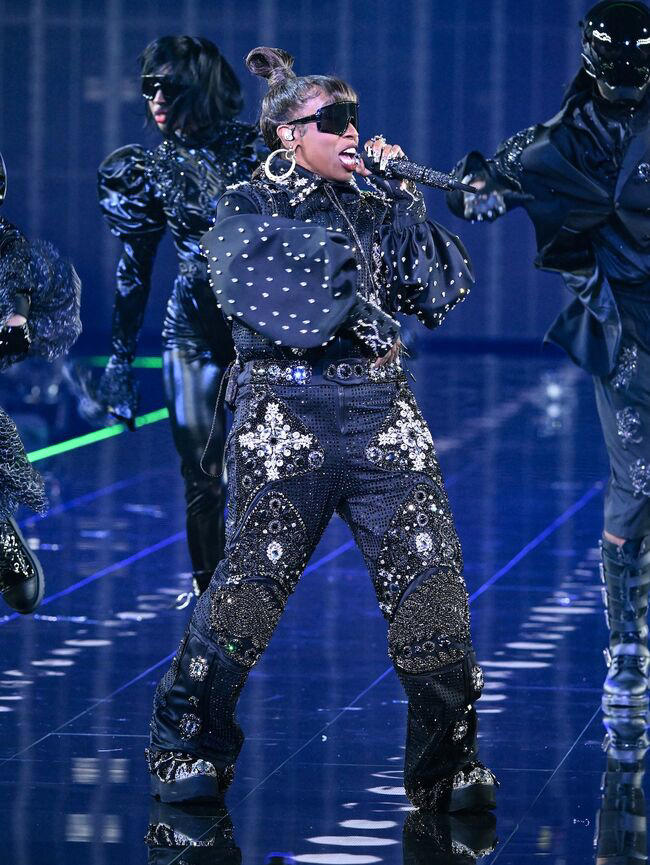 Missy Elliott Dominates The Runway With Epic VS Fashion Show Set