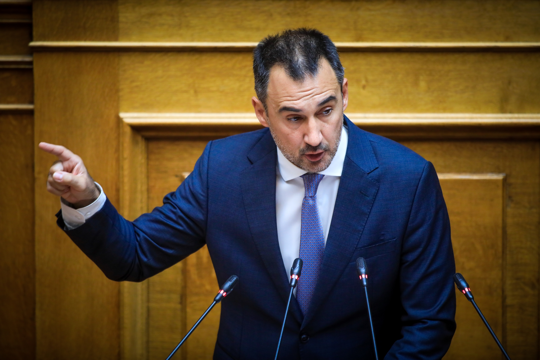 Ο Αλέξης Χαρίτσης απαντάει (με εκνευρισμό) στον Αλέξη Τσίπρα