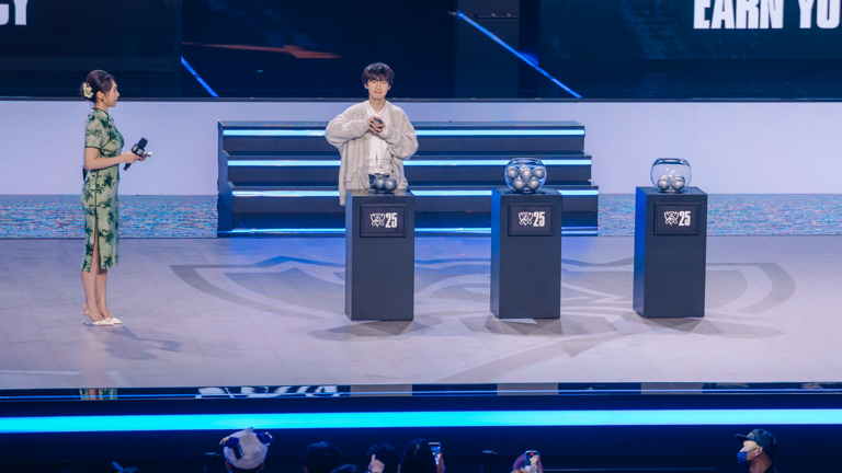 [롤드컵] 중요한 순간에 만난 젠지 vs T1, 패하면 탈락 '위기'