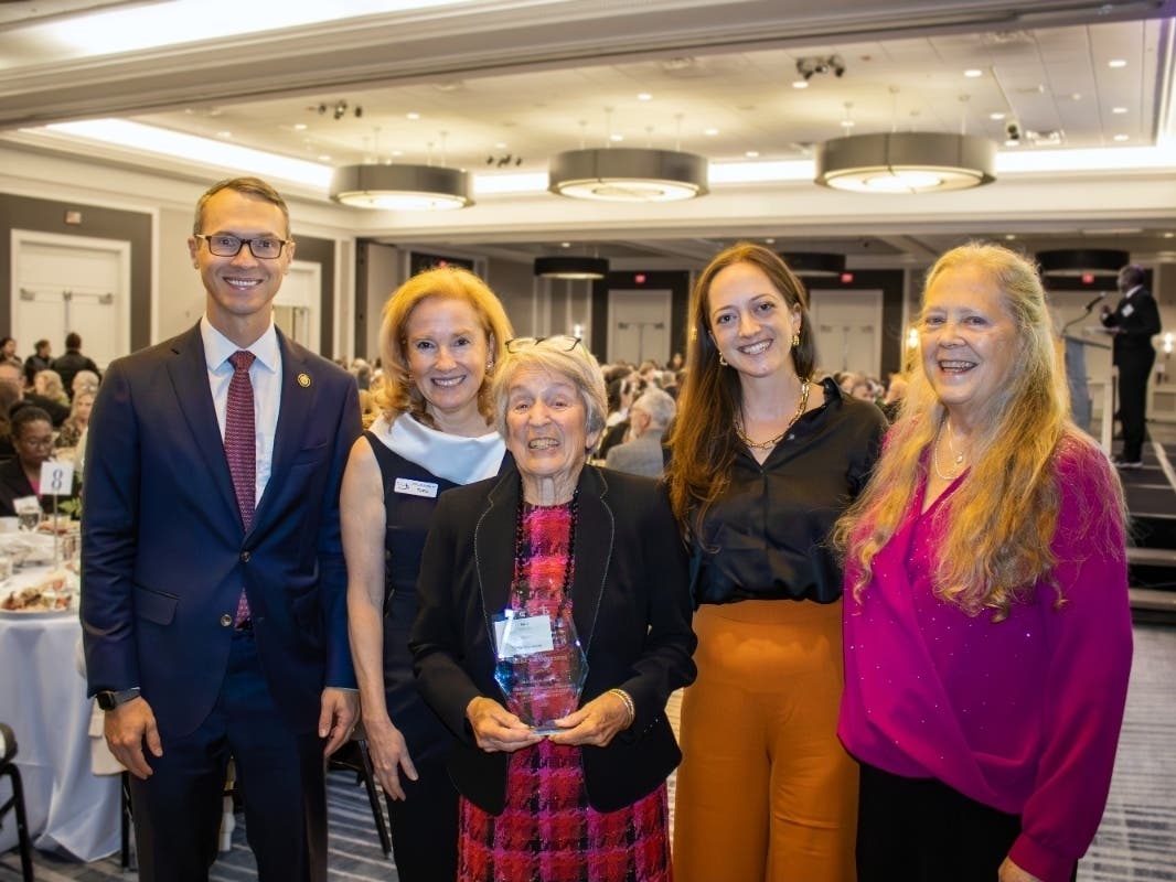 Banquet Raises $273K For Fairfax City's Homeless Day Shelter