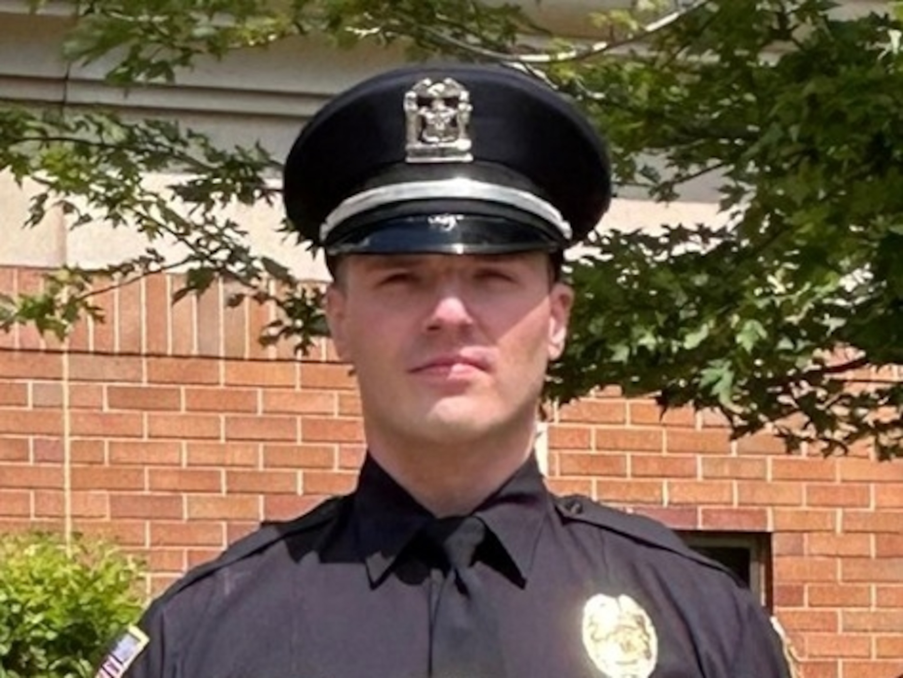 ICE arrests suburban Chicago police officer accused of being in the US ...