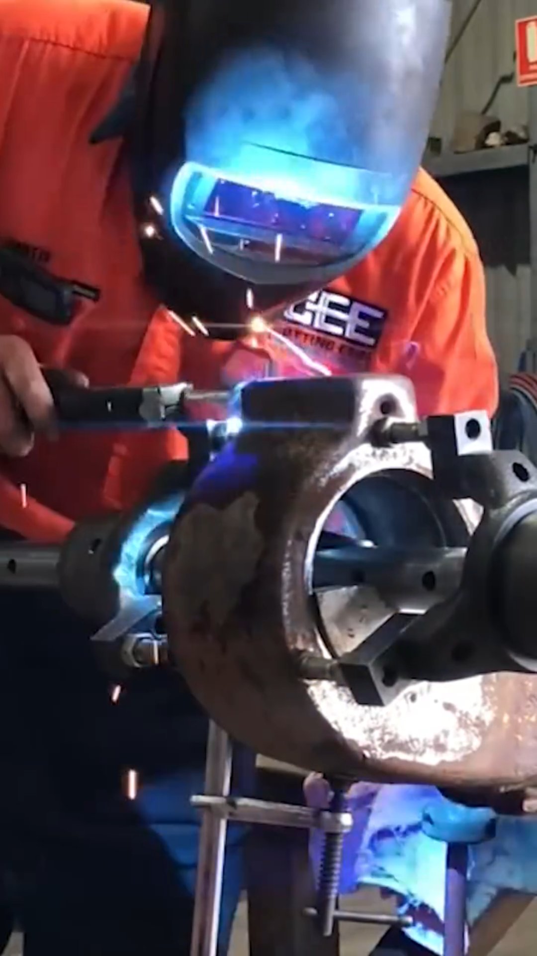 Repairing a Caterpillar D10 Equalizer Bar