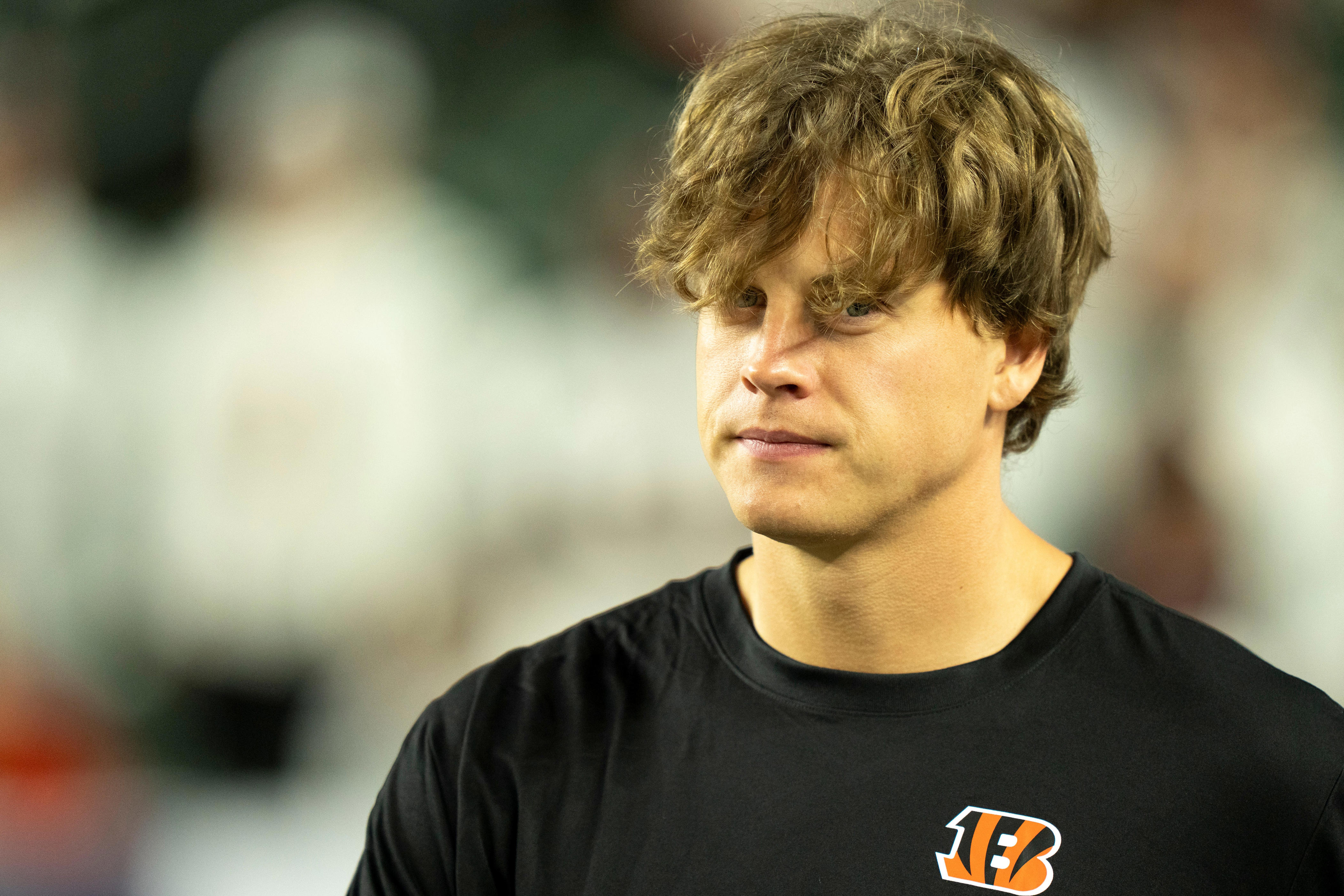 Joe Burrow on Bengals' sideline for Thursday Night Football vs Steelers