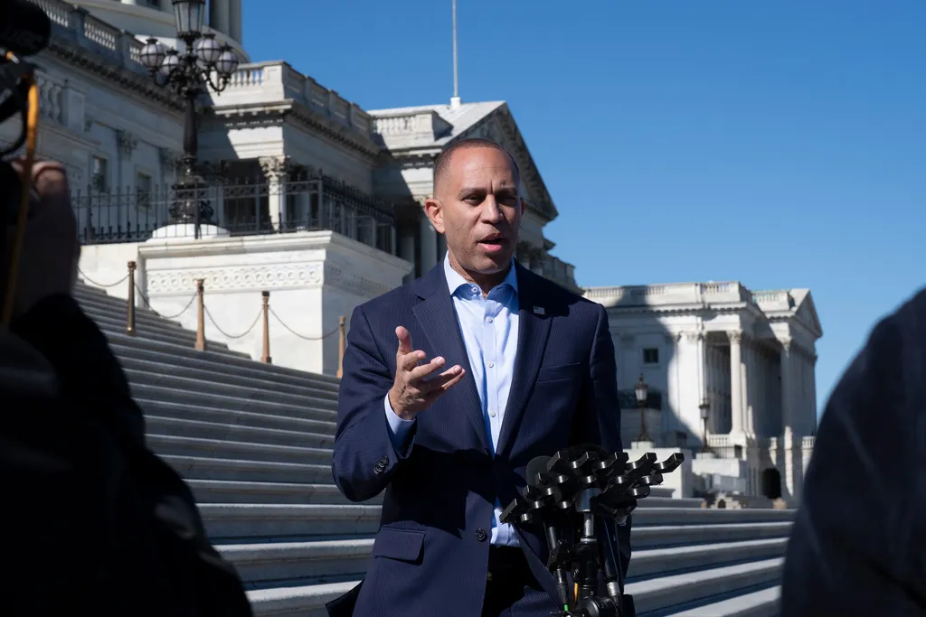 Jeffries pledges to fight Virginia Supreme Court’s striking down of new ...