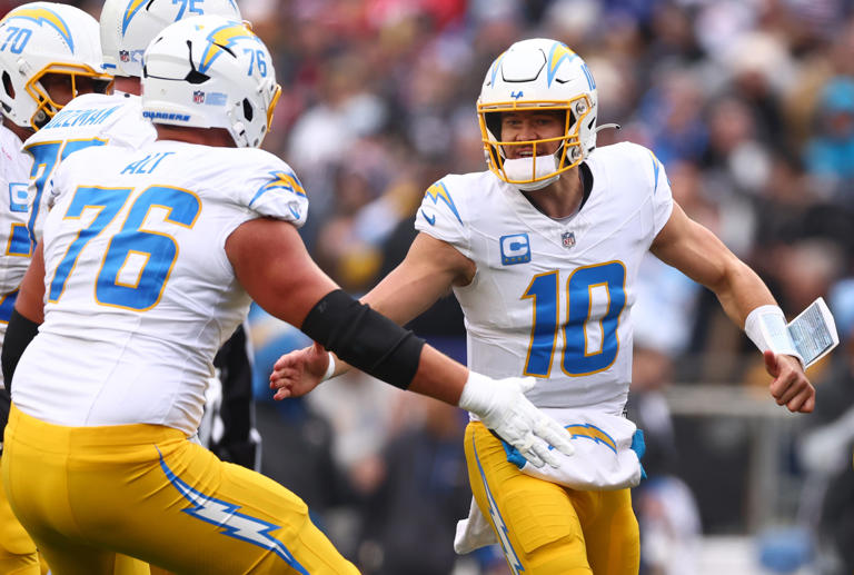 Justin Herbert, Chargers get major injury update on Joe Alt