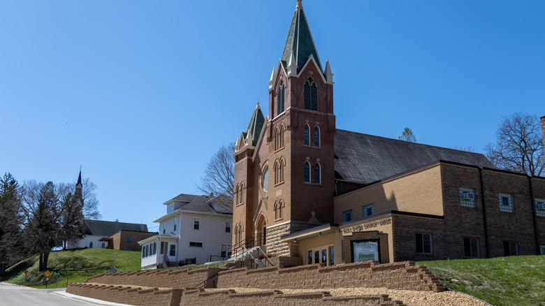 Nestled On The Minnesota River Is A Historic City With Charming Streets ...