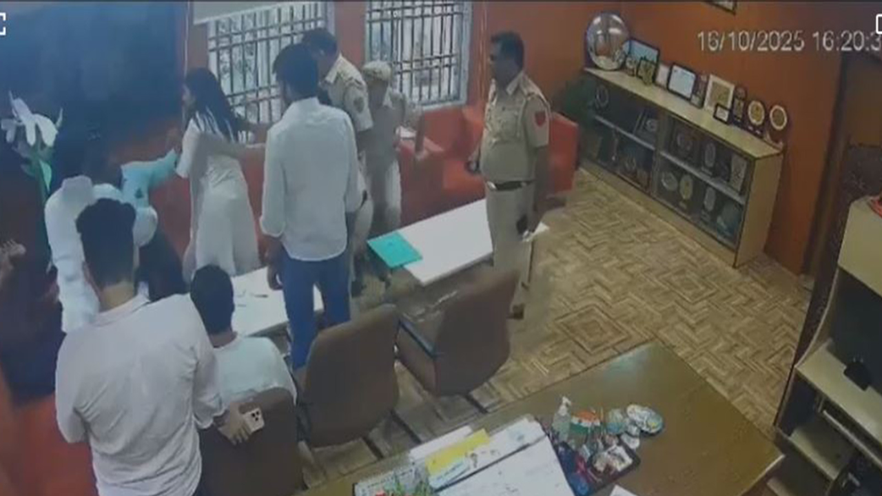 'Threatened me in front of everyone': DUSU joint secy slaps teacher in ...