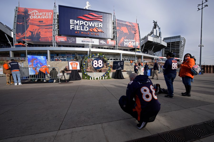 The late Demaryius Thomas to be inducted into Ring of Fame this weekend