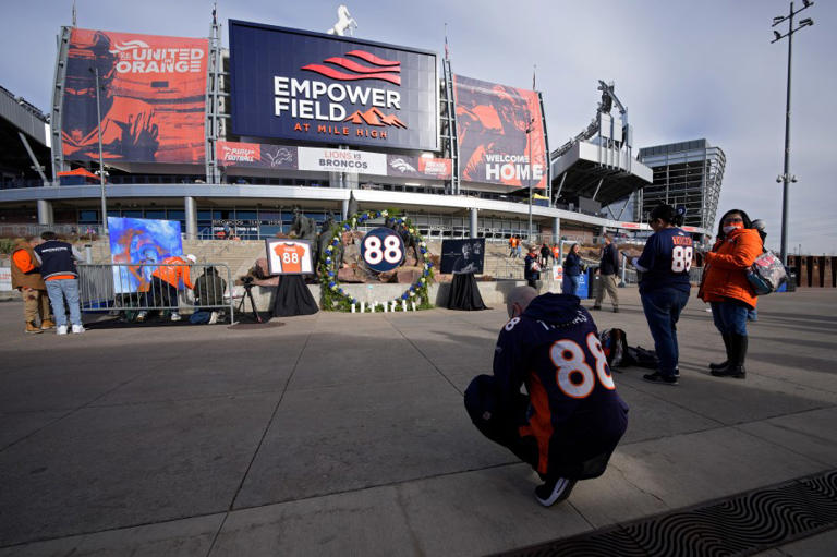 The late Demaryius Thomas to be inducted into Ring of Fame this weekend