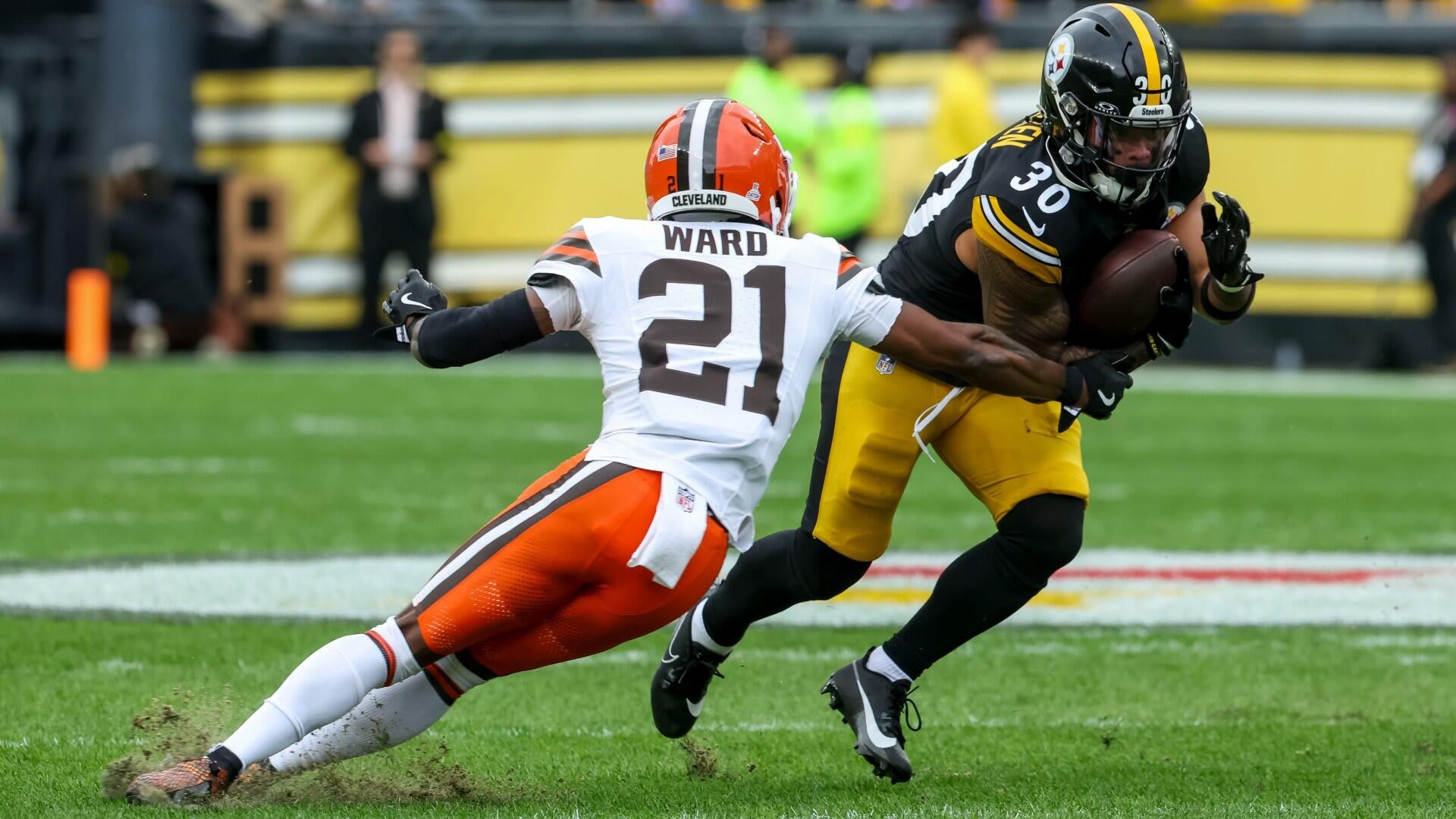 Week 9 NFL score predictions, best bets, odds, picks today: Expert ...