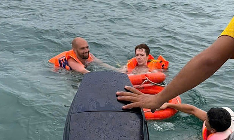 Moldovan tourist rescued from rough waves in Vietnam beach town