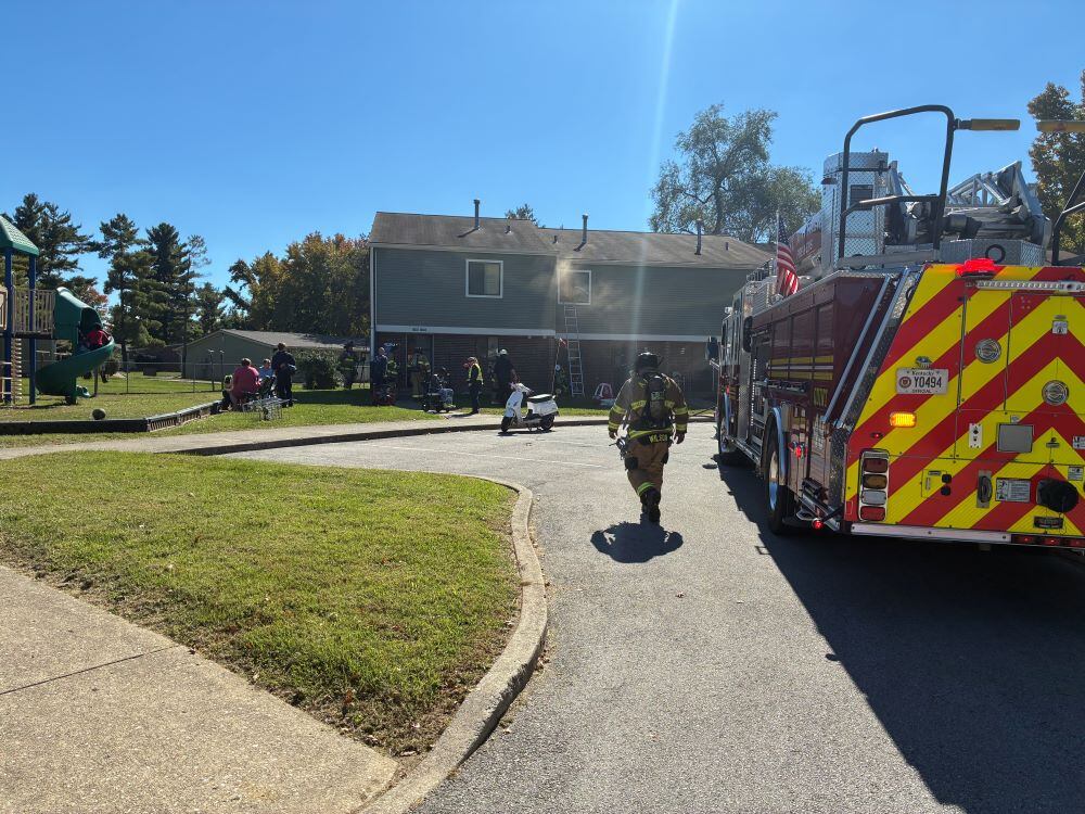 Lyndon apartment fire displaces 9 residents, no one injured