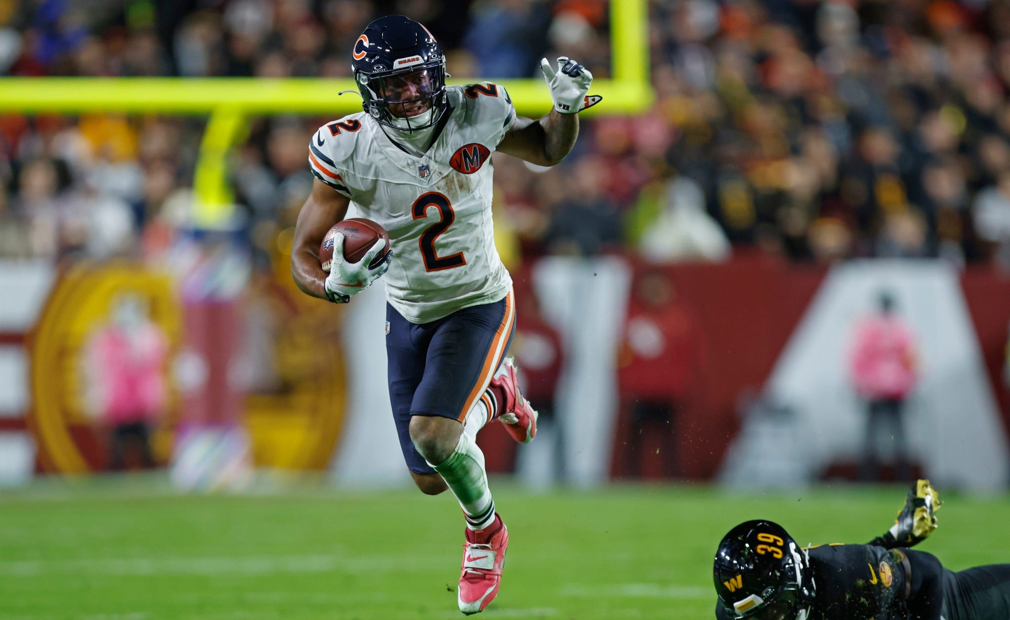 Bears receiver DJ Moore returns to practice, while running back D'Andre ...