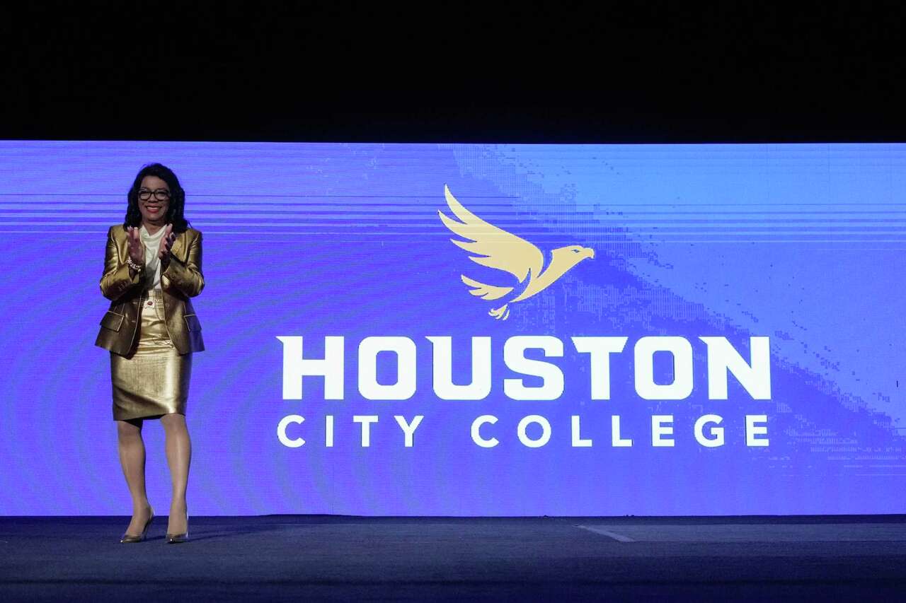 Renee Patterson leads in early voting for Houston City College's ...