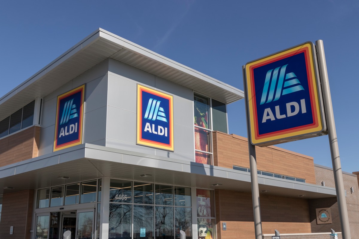 Aldi’s Sleek Gold 3-Piece Sheet Pan Set Is Just $13, and It's Perfect ...
