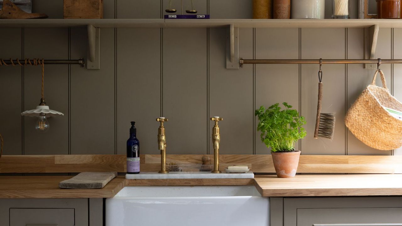 5 Fall Laundry Mistakes That Make Everything from Bed Linen to Clothes ...
