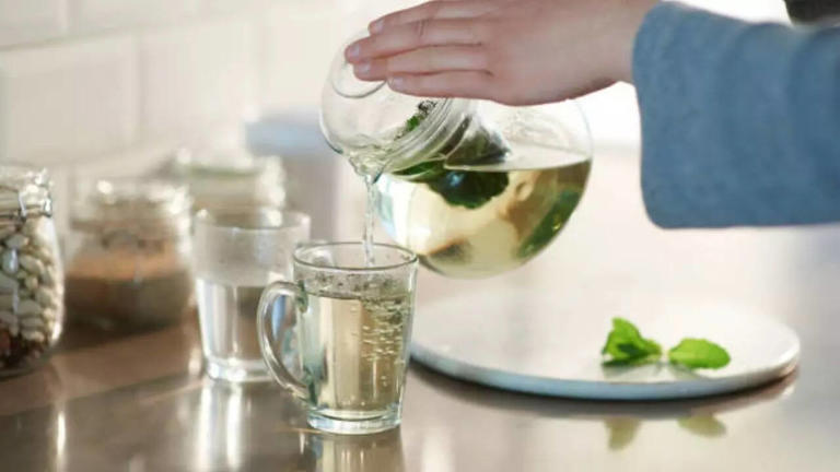 Want to quit smoking? Nutritionist reveals Ayurvedic-infused water ...