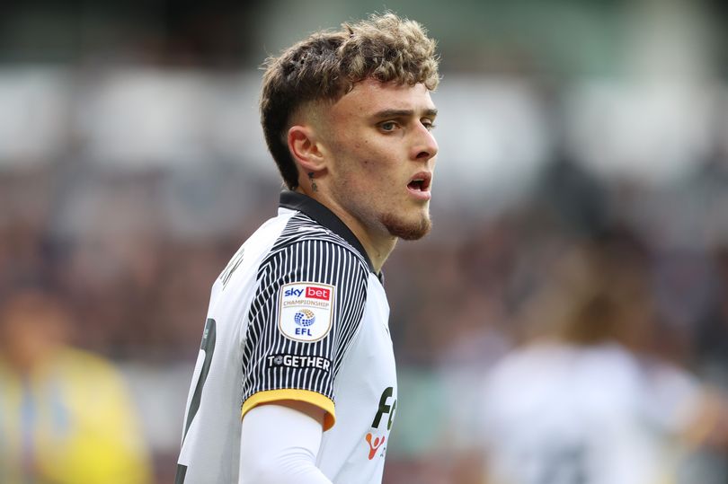 Celtic 'give' Martin O'Neill mega transfer kitty as first signing by ...