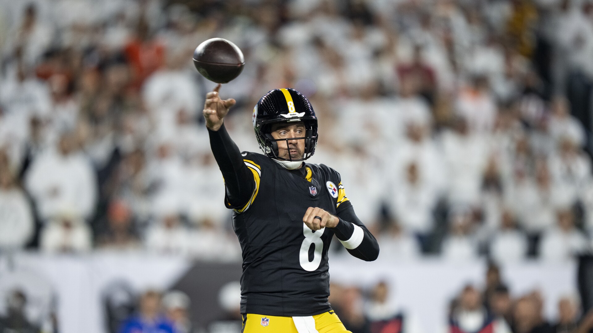 Aaron Rodgers' second TD pass of night draws Steelers within 20-17