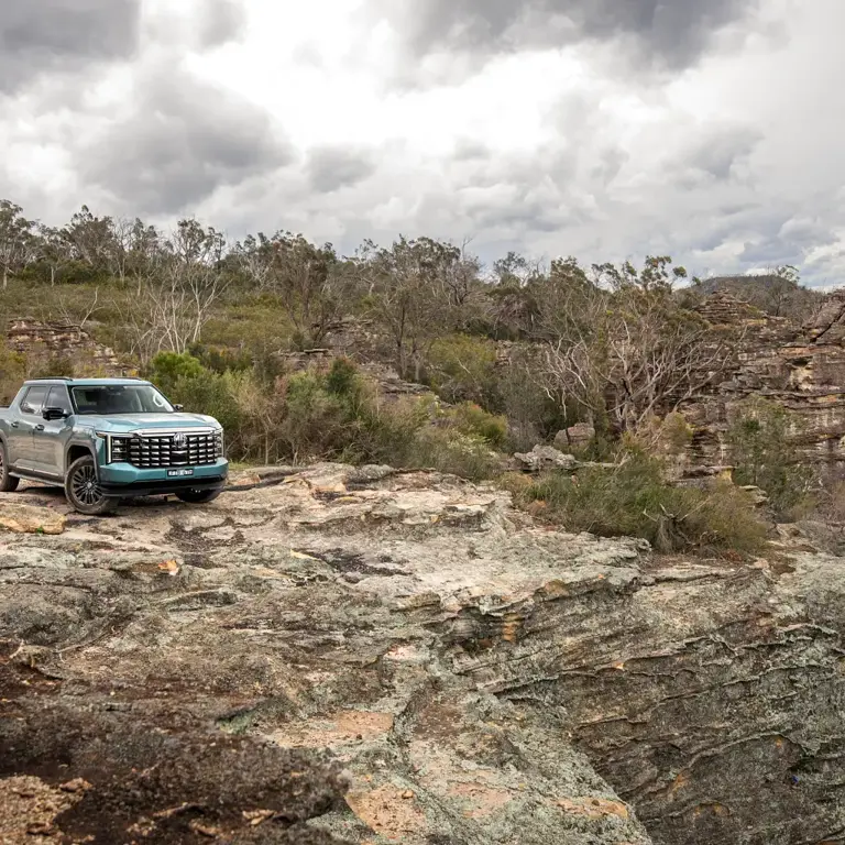 2026 MG U9 vs Kia Tasman comparison