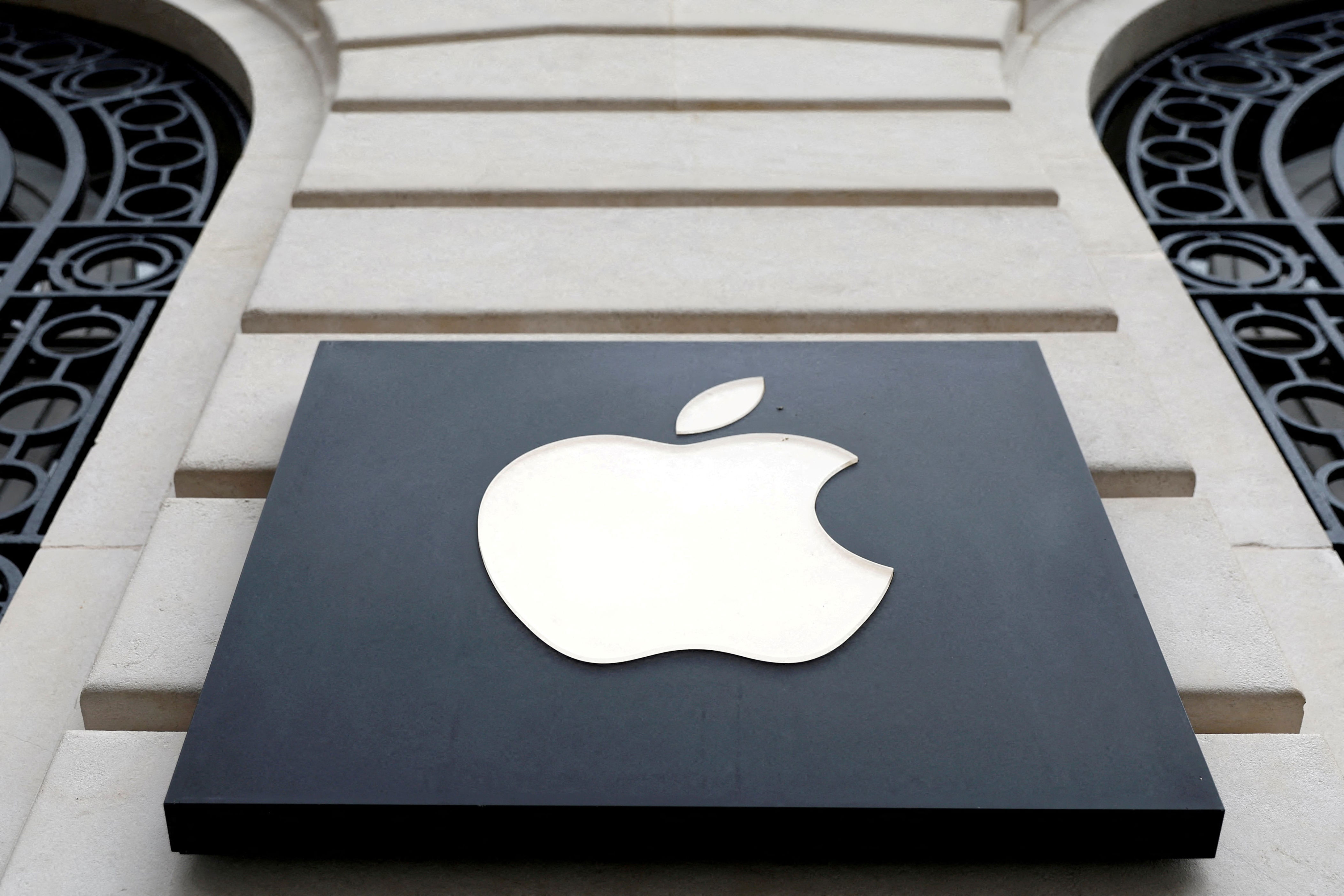 Apple Prepares Touchscreen MacBook Pro Launch