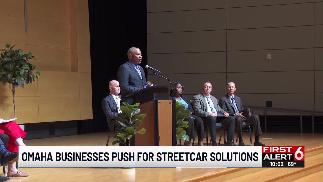 Mayor John Ewing’s town hall dominated by streetcar concerns