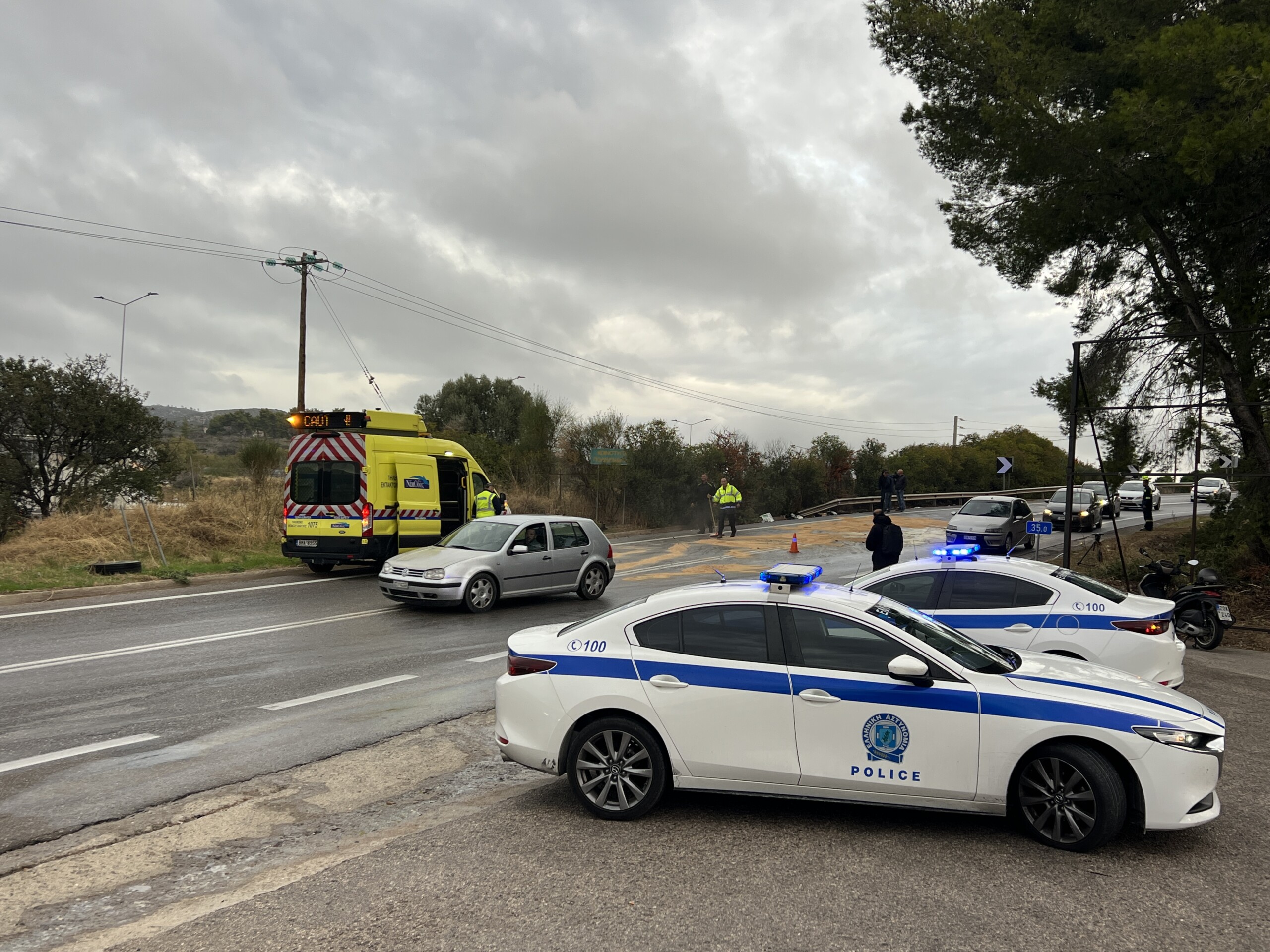 Τραγωδία στην Εθνική Οδό: Δύο νεκροί και τέσσερις τραυματίες σε τροχαίο ...