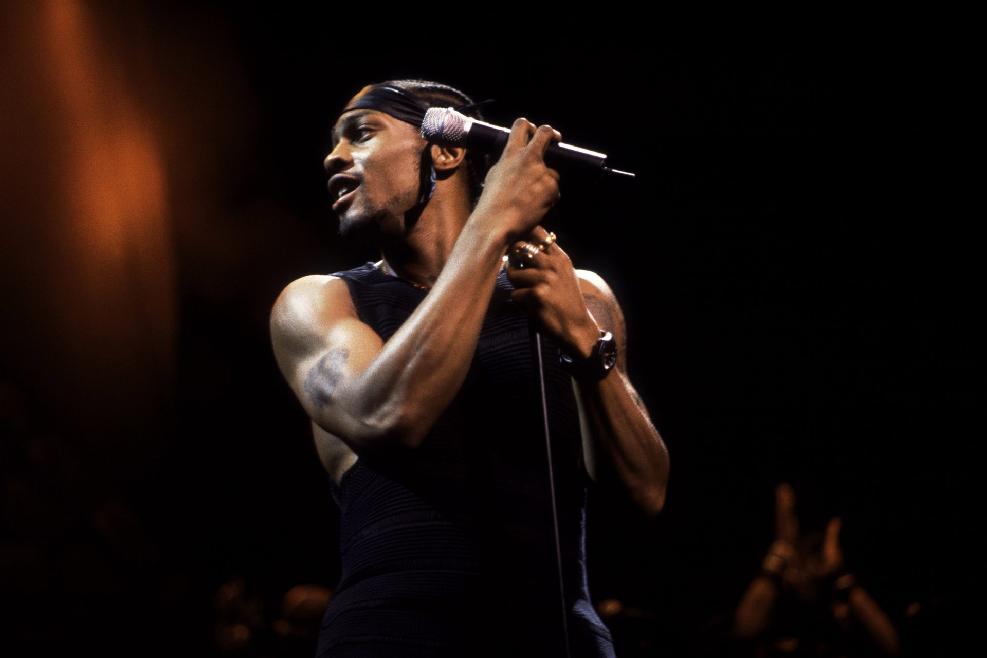 R&B legend D'Angelo dies of cancer, months after ex Angie Stone's ...