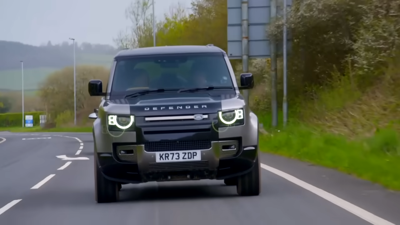 How the Land Rover and Grenadier compare in the ultimate tow test