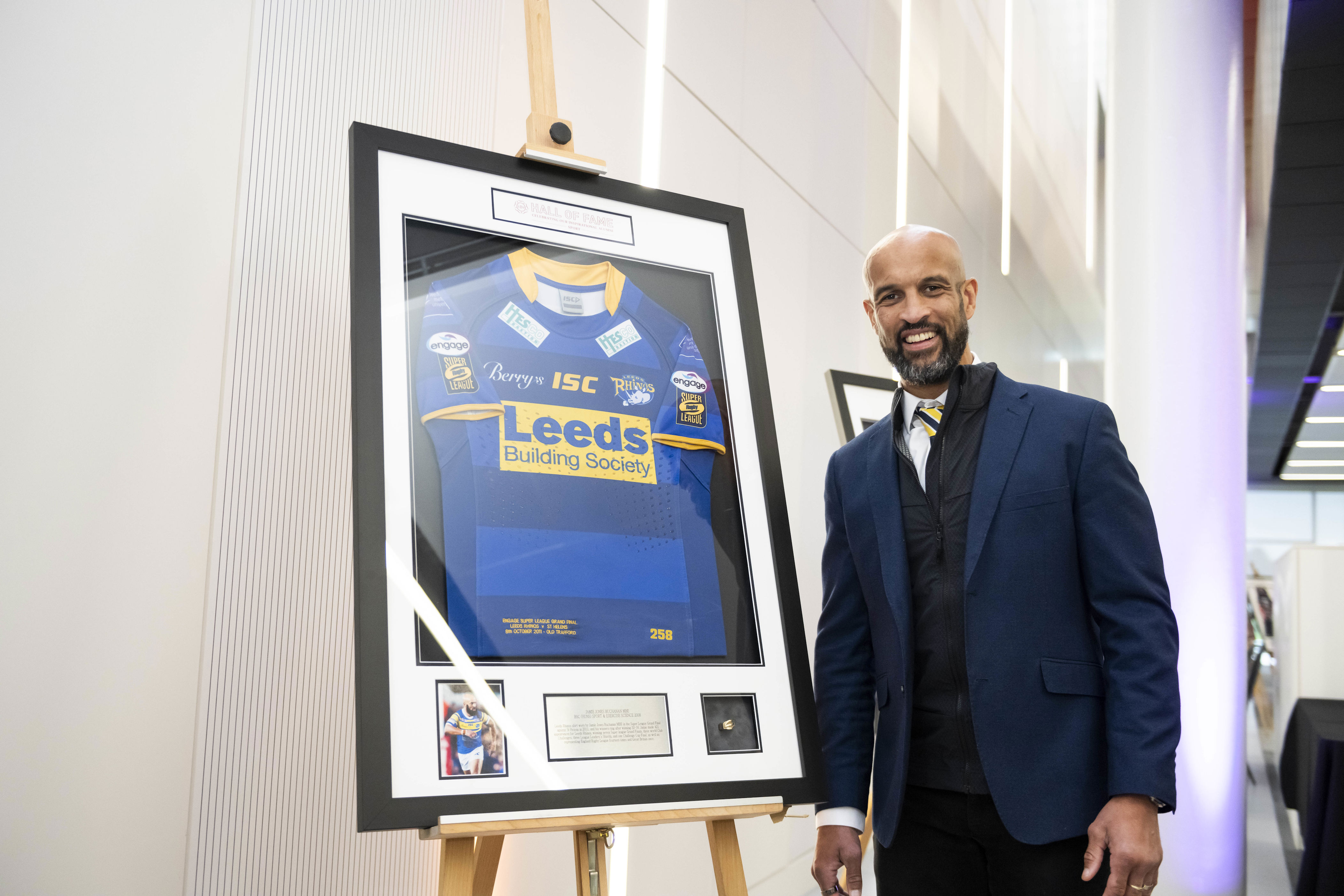 10 celebratory pictures as Leeds Beckett University unveil first-ever ...