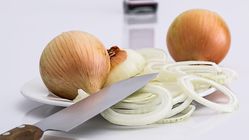 9 Makanan Pemicu Perut Kembung yang Sering Tak Disadari, Nomor 5 Paling ...