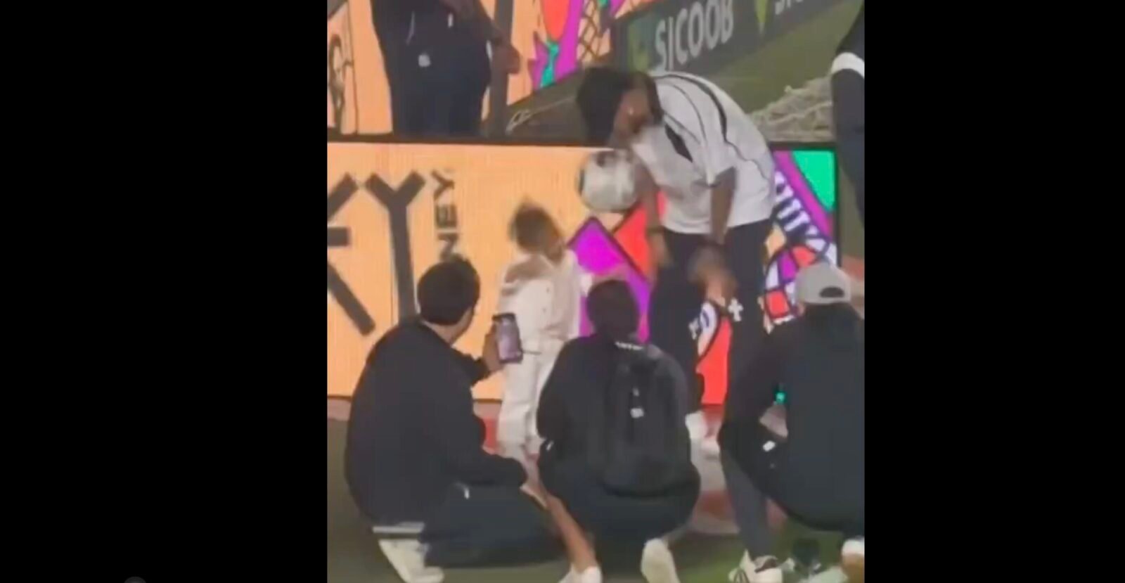 Neymar’s Scary Night: Daughter Hit by Ball at Santos Match