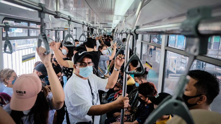 MRT-3 deploys six four-car trains to ease rush hour congestion