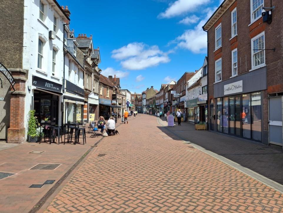 Buckinghamshire town council objects to plans to convert bank into ...